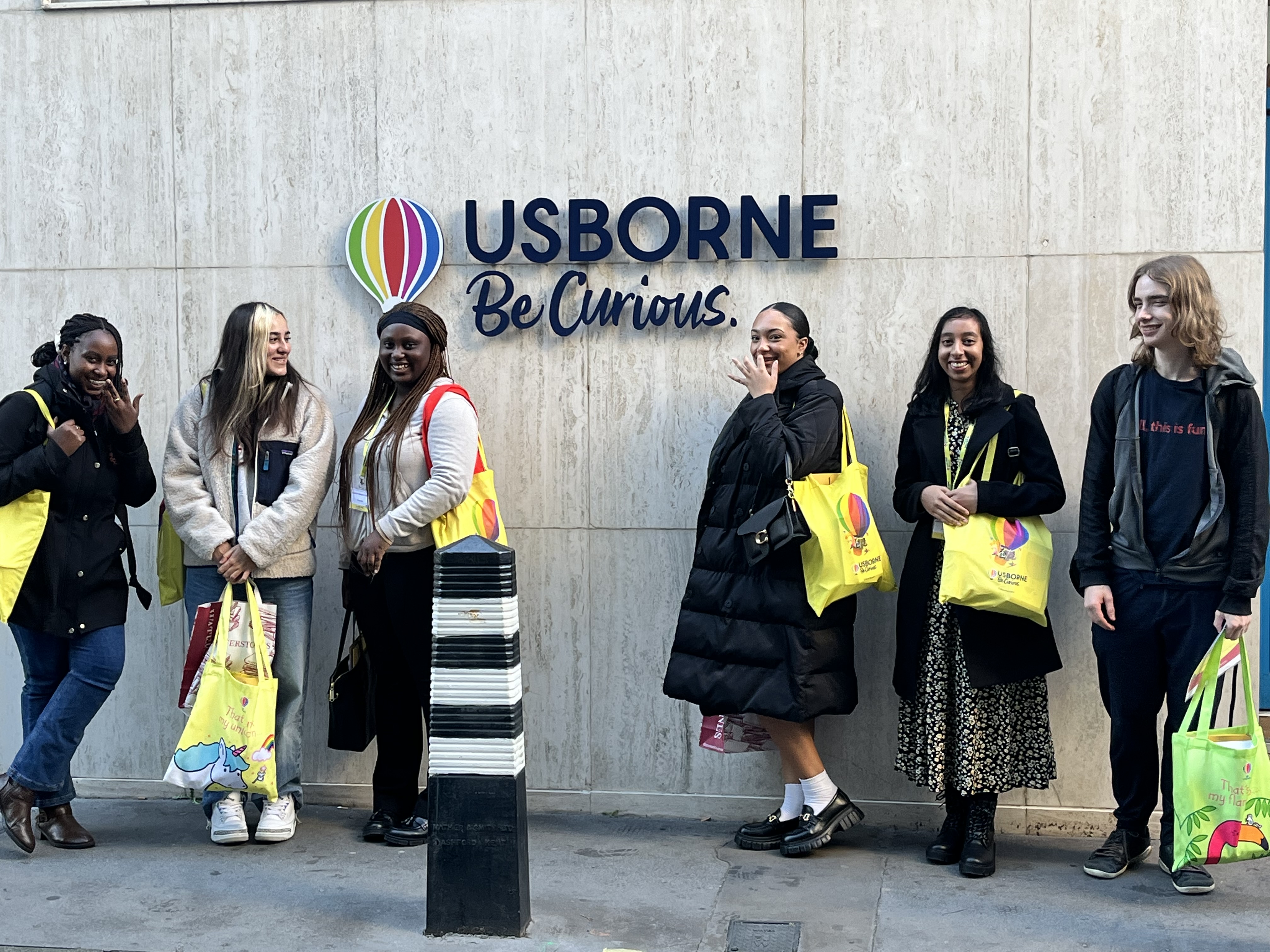 Immersive experience for Usborne Academy students | Usborne | Be Curious