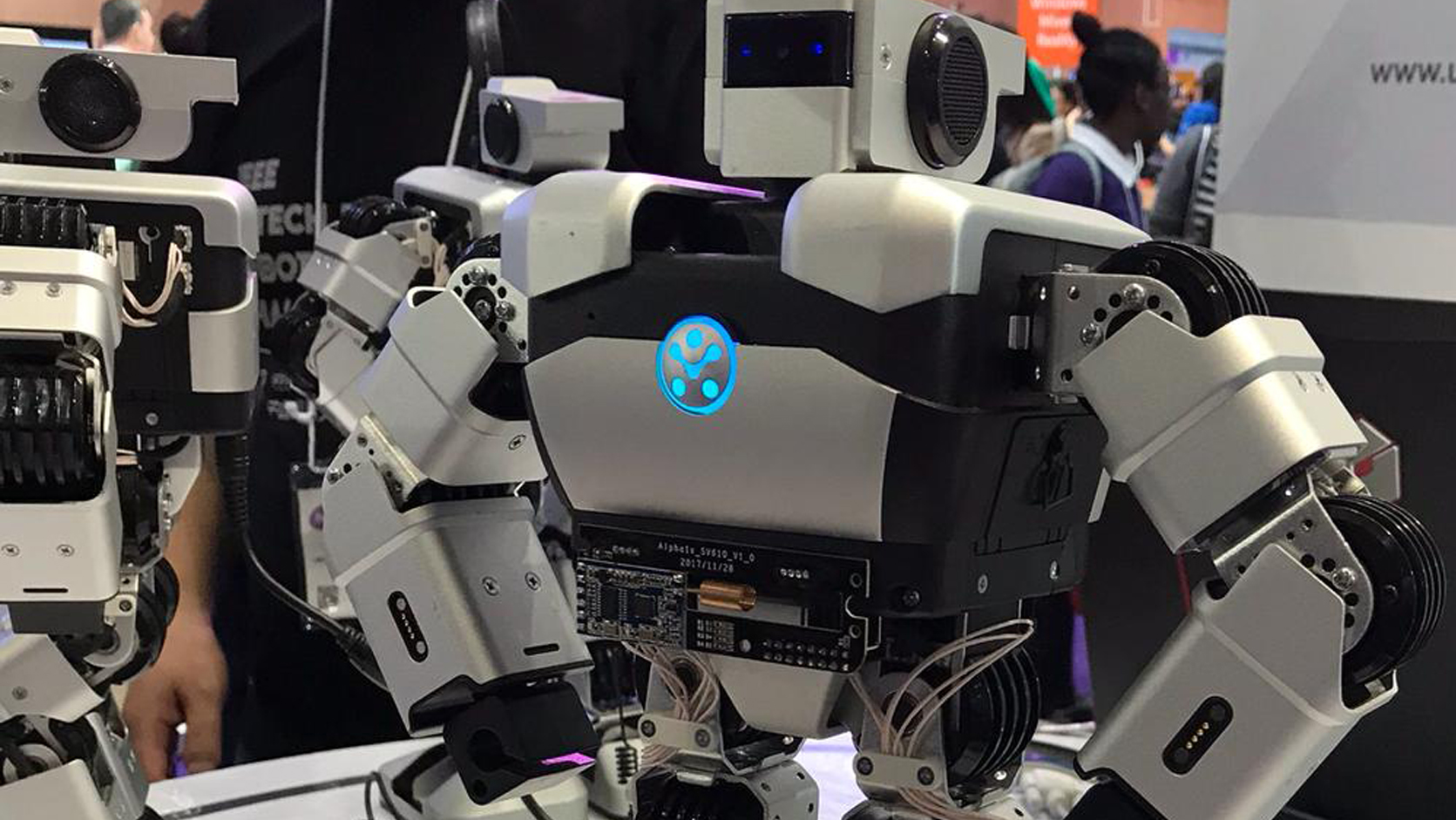 Robots, drones and virtual reality: a day at BETT | Usborne | Be Curious
